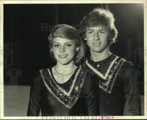 1979 Press Photo Figure skaters Burt Lancon and Danielle Porter pose on ...