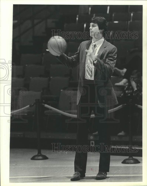 1983 Press Photo Mike Wacker, University of Texas basketball forward ...