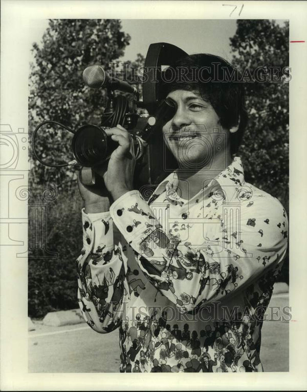 1976 Press Photo Former Houston boxer Jesse Valdez is now a KPRC-TV ...