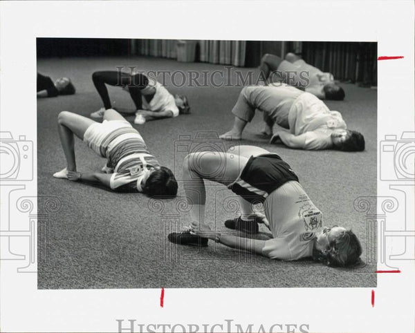 1980 Press Photo Aerobics exercise class held at the YWCA fitness ...