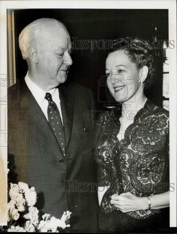 1957 Press Photo Dallas Oilman Haroldson Lafayette Hunt & Wife, Texas ...