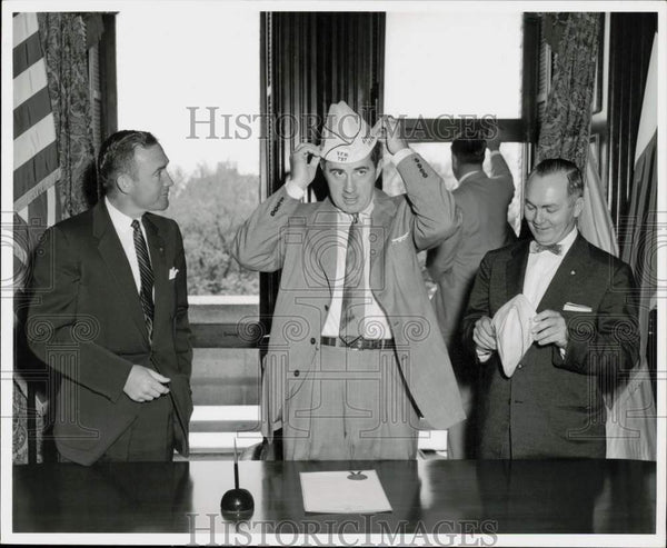 1955 Press Photo Gov. Allan Shivers, John E. McKelvey & Ted C. Connell ...