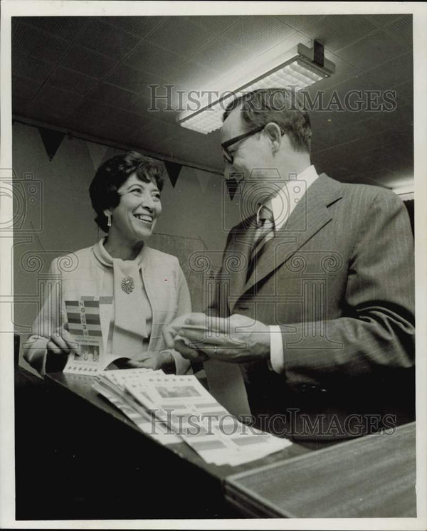 1971 Press Photo Irene Lewis, Houston School Board candidate, and Jack ...