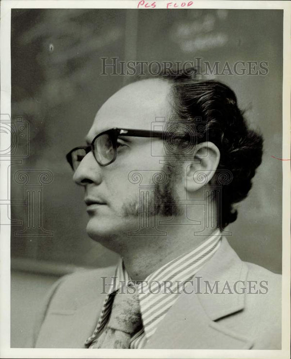 1972 Press Photo Dr. Ronald Rea, Mayor Louie Welch's assistant ...