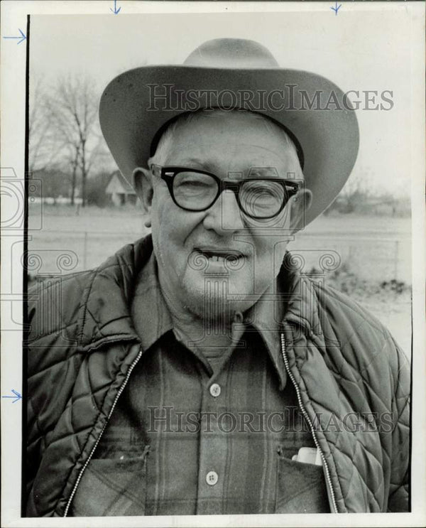 1974 Press Photo Raymond Rau, Columbus, Texas rancher - hpa77920 ...