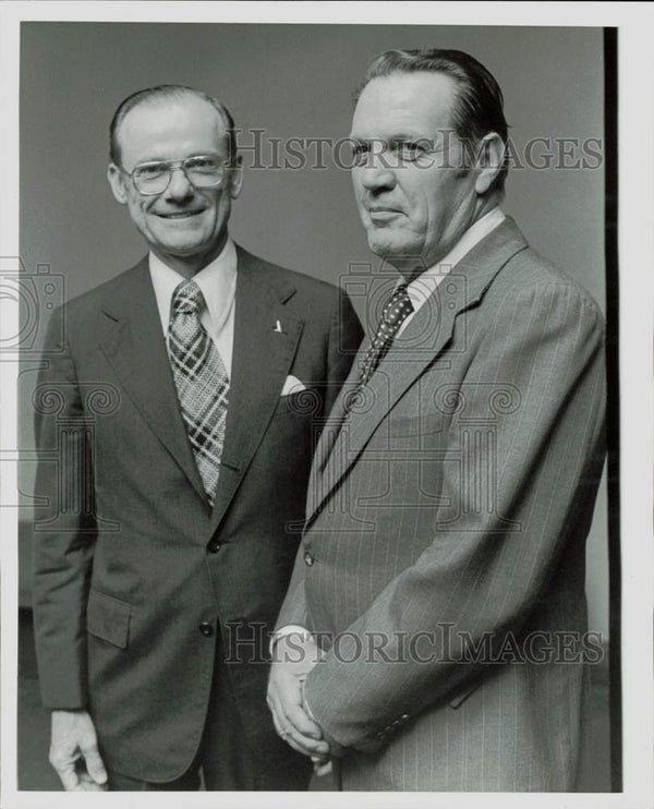 1976 Press Photo Nat Rogers and Don Warfield pose together. - hpa83251 ...