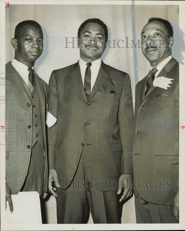 1964 Press Photo Eddie Pointdexter, Mervyn Dymally and J.B. Jones pose ...