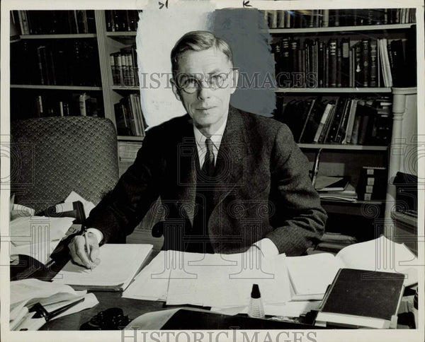 1947 Press Photo Harvard University's former president James B. Conant ...