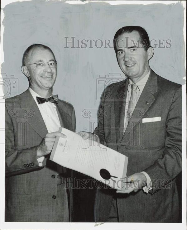 1956 Press Photo Governor Allan Shivers and Dr. A. Folweiler honor ...