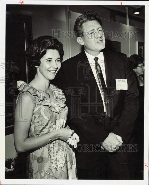 1968 Press Photo Mr. and Mrs. Roy Owen attend Texas Art Exhibit ...