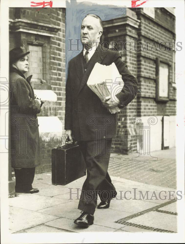 1957 Press Photo Herbert W. Hannam, Scotland Yard Ace - hpa87149 ...