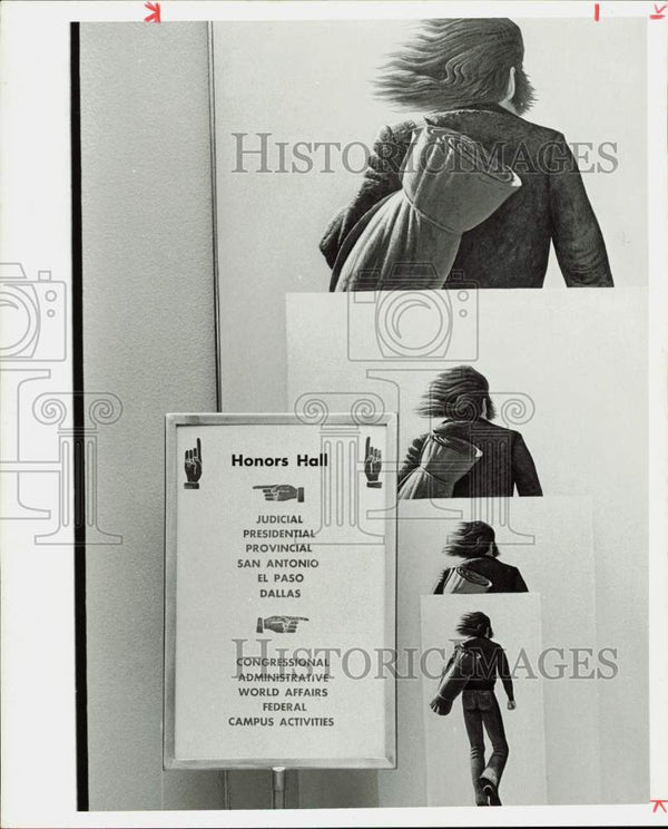 1972 Press Photo Directional Sign at University Center, University of ...
