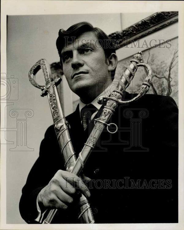 1969 Press Photo Edward Landrigan, Parke-Bernet Gallery manager in ...