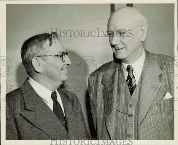 1955 Press Photo Frank Baldwin and Franklin Thomas confer - hpa97961 ...