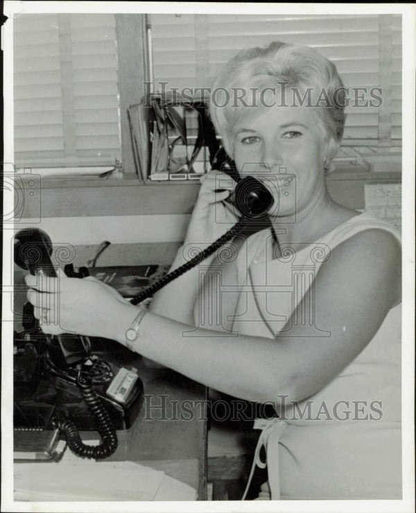 1965 Press Photo Marge Johnson, KPRC-TV producer working at her desk ...