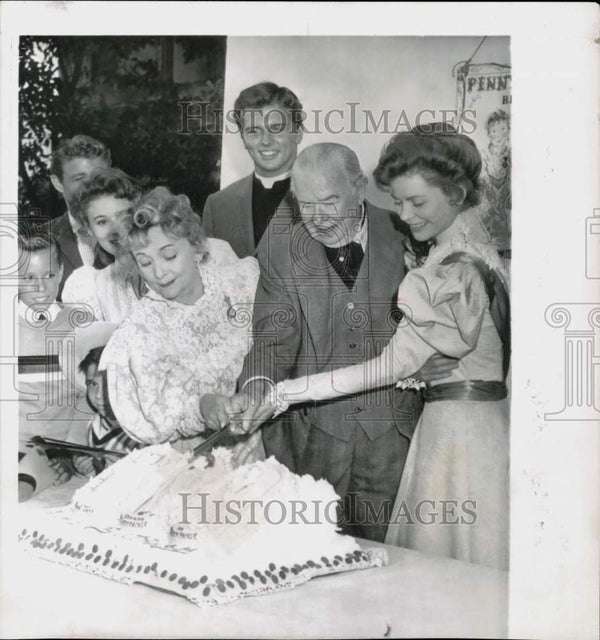 1958 Press Photo Actors Cut Cake at Charles Coburn's Surprise Birthday ...