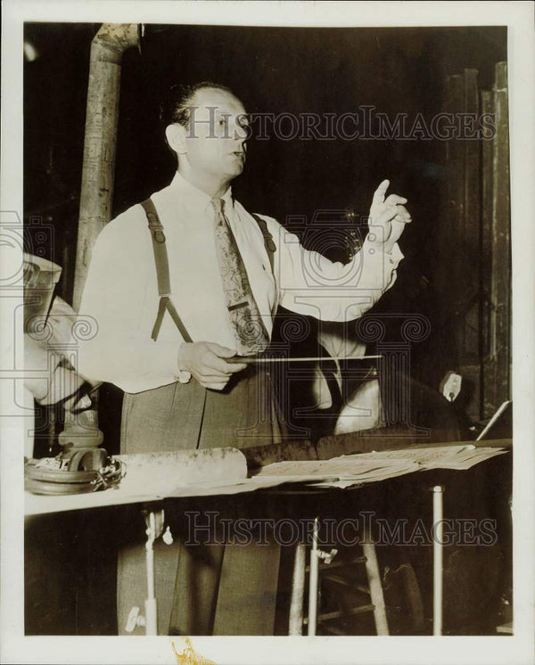 1951 Press Photo John Gart, Conductor "General Electric Guest House ...
