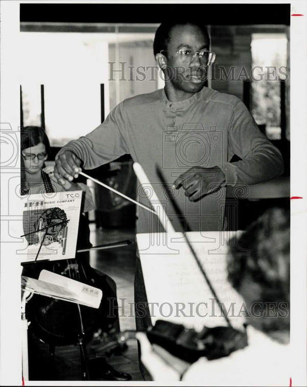 1984 Press Photo Michael D. Morgan, Conductor, in Houston for ...