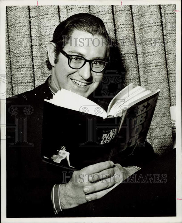 1968 Press Photo Author David Slavitt Reading Copy of His Book ...