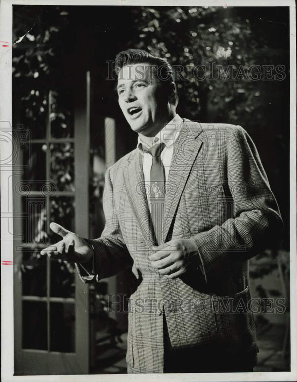 1956 Press Photo Singer-Actor Gordon MacRae on "The Gordon MacRae Show ...