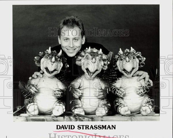 Press Photo David Strassman with Dinosaur Puppets - hpp35755 - Historic ...