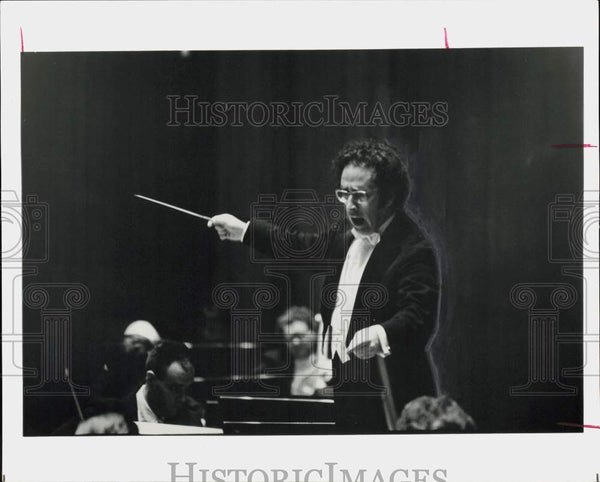 1975 Press Photo Conductor Lawrence Foster - hpp40545 - Historic Images