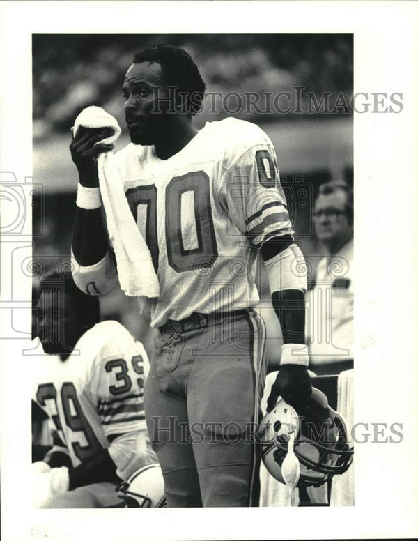 1981 Press Photo Houston Oilers' Ken Burrough after touchdown run. - h ...