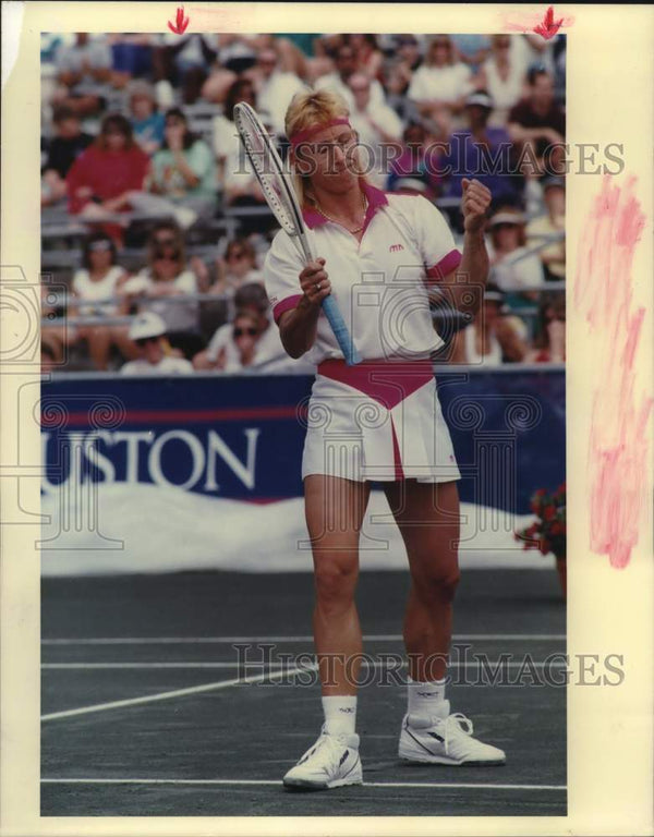 1990 Press Photo Martina Navratilova in Tennis Match with Andrea Temes ...