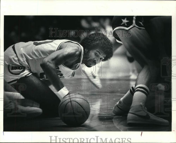 1979 Press Photo Robert Reid during Houston vs. Washington game action ...