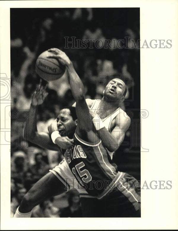1984 Press Photo Houston Rockets and Detroit Pistons play NBA ...