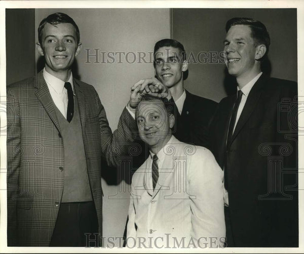 1986 Press Photo Rice University men's basketball coach and three ...