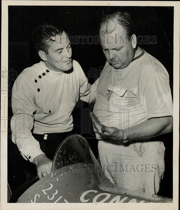 1959 Press Photo Car racer Johnny Parsons talks with companion ...