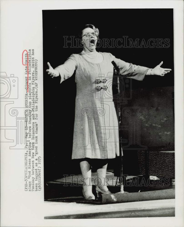 1975 Press Photo Kate Smith Sings "God Bless America," Stanley Cup ...