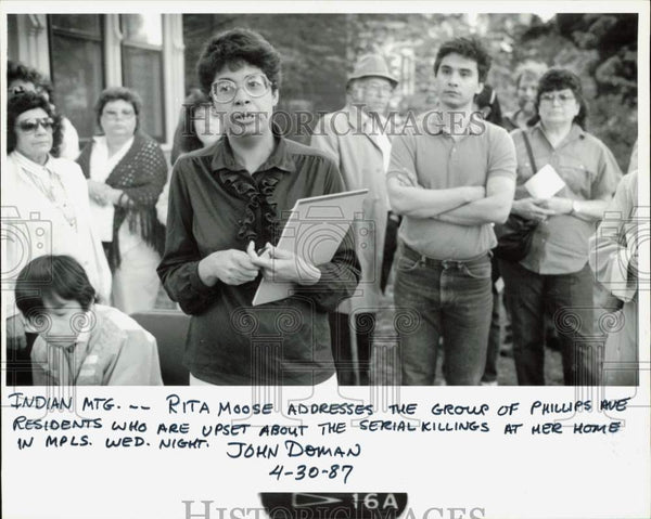 1987 Press Photo Rita Moose Speaks to Residents About Serial Killer ...