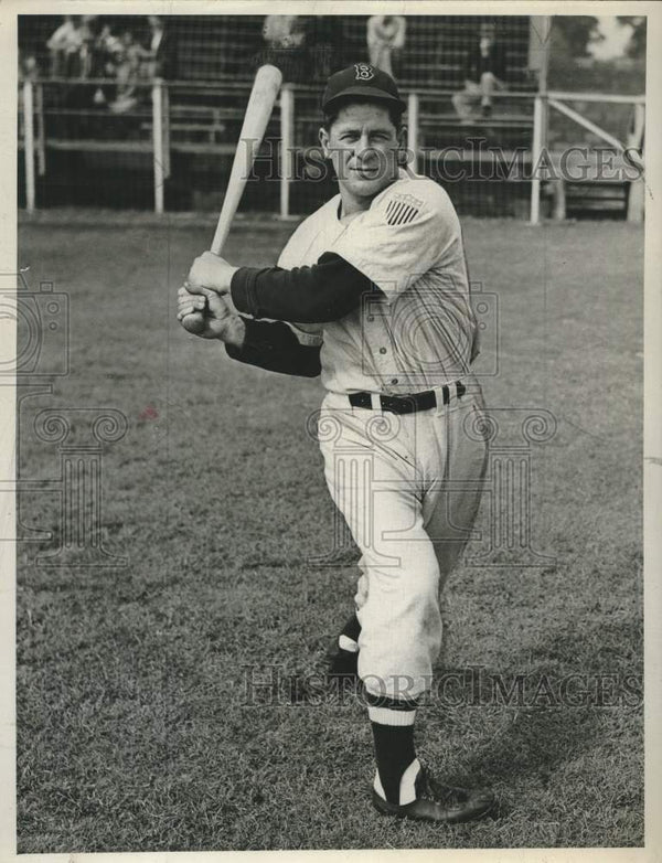 1945 Press Photo Red Sox John Tazor Warming Up - lrs03142 - Historic Images
