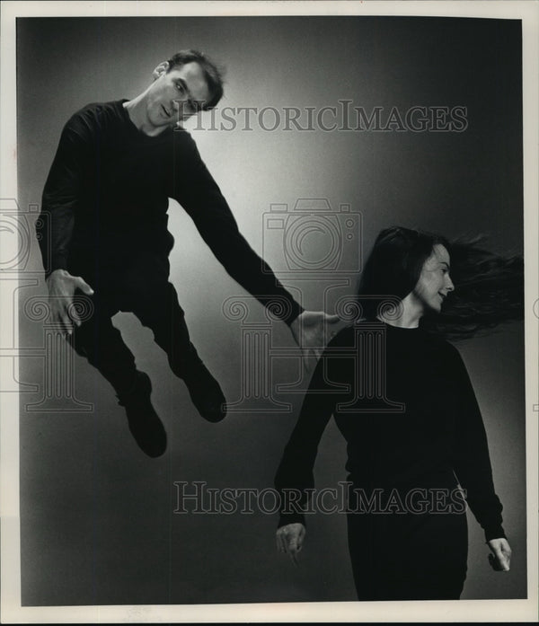 1988 Press Photo Mark Anderson & Fiona Templeton in a lively routine ...