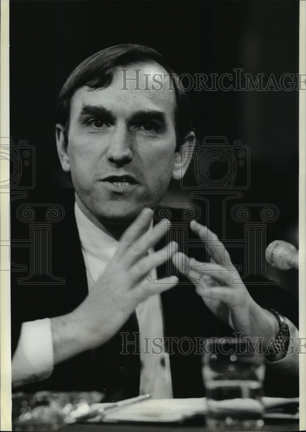 1988 Press Photo Mr. Abrams testifies before the Sen. Foreign Relation ...