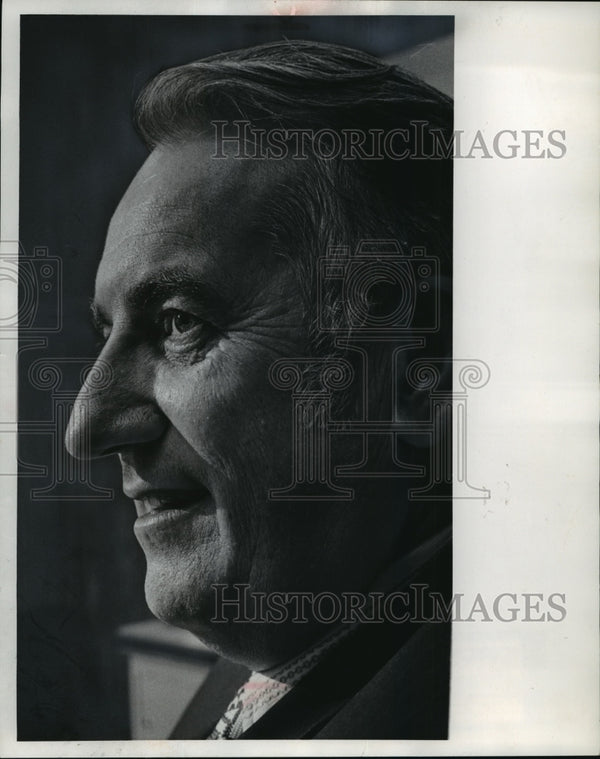 1971 Press Photo Lester P. Voigt, secretary of Department of Natural ...