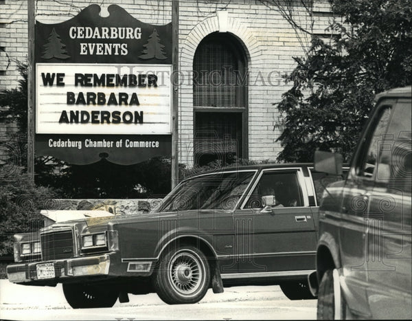 1992 Press Photo A sign in remembrance of slaying victim Barbara ...