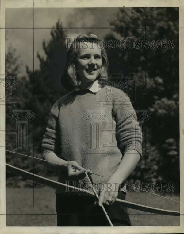 1941 Press Photo Joan Kayser at Camp Brynn near Rhinelander, Wisconsin ...