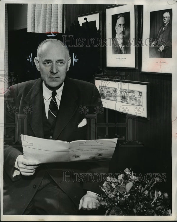 1954 Press Photo William Brumder as Executive Vice President of ...