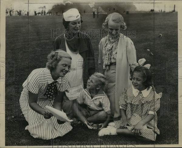 1934 Press Photo Mrs. Arloene Brown & others rehearse for Milwaukee ...