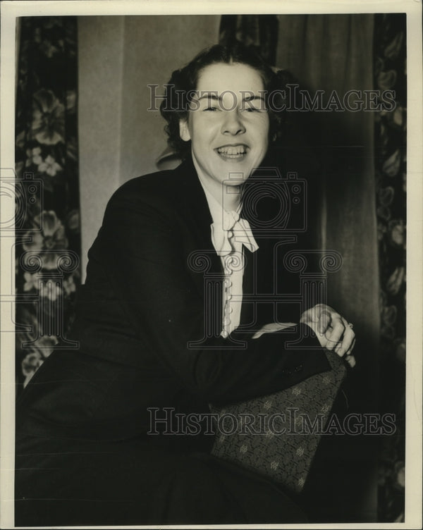 1937 Press Photo Betty Dyke - mja17313 - Historic Images