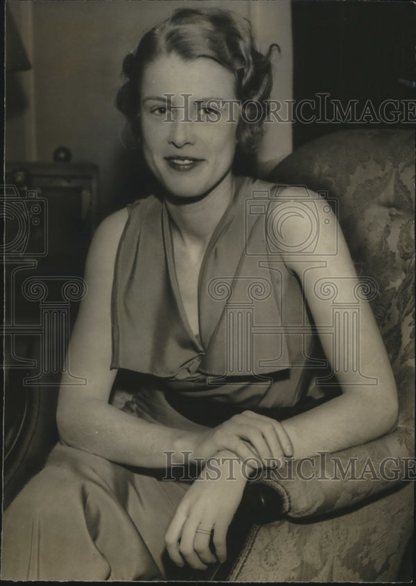 1941 Press Photo Jane Brooks engagement to Harold E Holbrook Jr ...