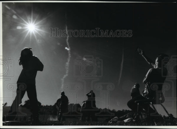 1993 Press Photo Ryan Stefanski measures a rocket's altitude, Waukesha ...