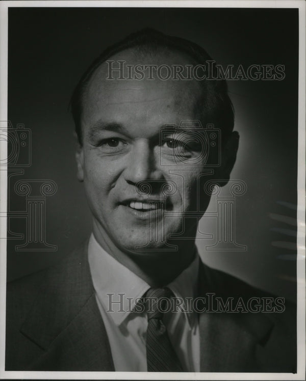 1959 Press Photo William Kling, Asst Mgr of The Journal, art dept ...
