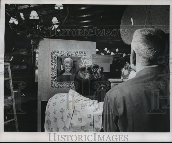 1963 Press Photo Carol Deltman, Mrs James Ballard Krohn, Miss Tall ...