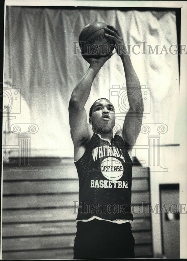 1983 Press Photo Center Dwayne Wilson of Whitnall playing basketball ...
