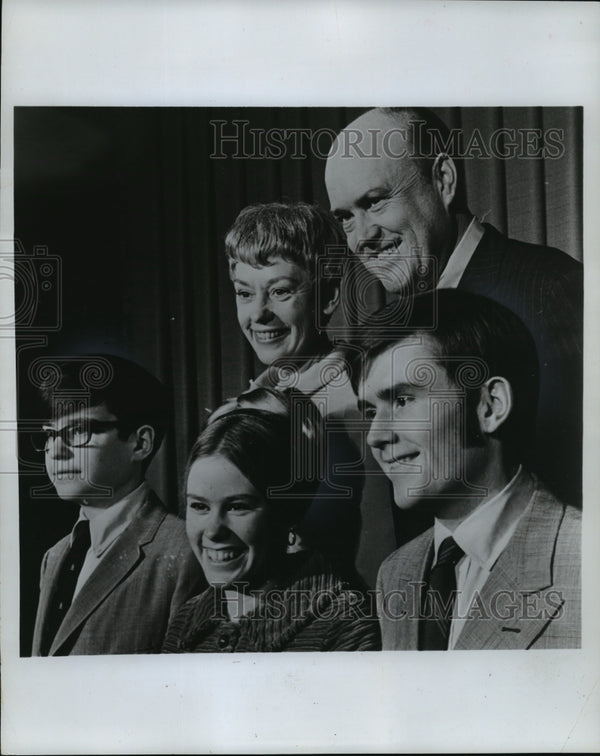 1969 Press Photo Secretary of Defense, Melvin R. Laird and family ...