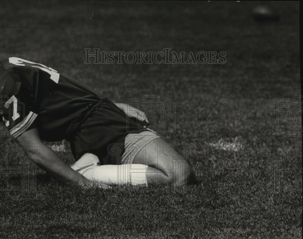 1980 Press Photo David Whitehurst Stretching During Pre-season Football ...